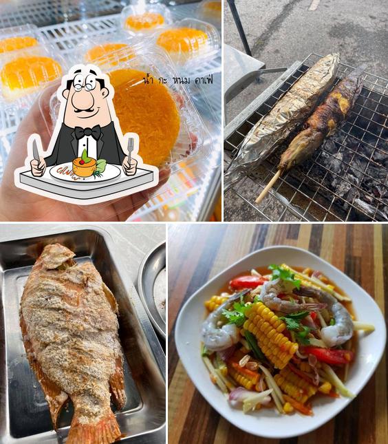น้ำ กะ หนม NAM-KA-NOM Cafe' คนละครึ่ง, Thung Tam Sao - Restaurant reviews