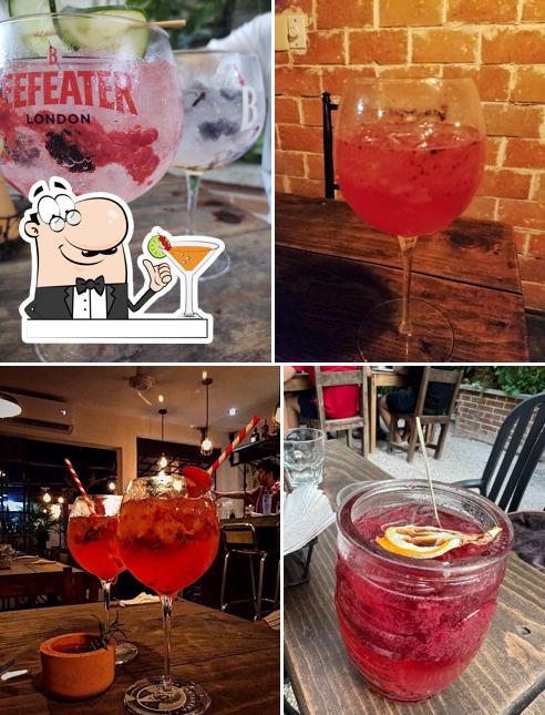 Mu. Burgerhouse restaurant, Playa del Carmen, 40 Avenida Nte. 11 ...