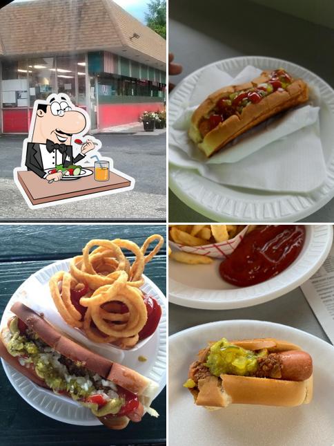 Augie & Ray's Drive In, East Hartford - Restaurant menu, prices and reviews