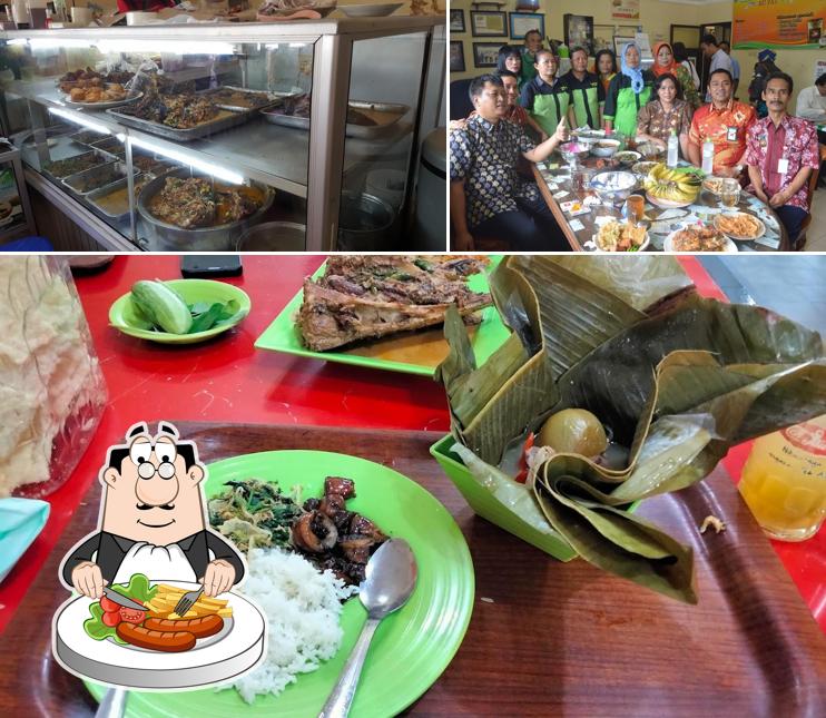 Kepala Manyung Bu Fat Sukun,Semarang restaurant, Semarang - Restaurant ...