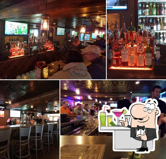 Pub y bar Tavern Six, Kirtland, Euclid Chardon Rd - Opiniones del ...