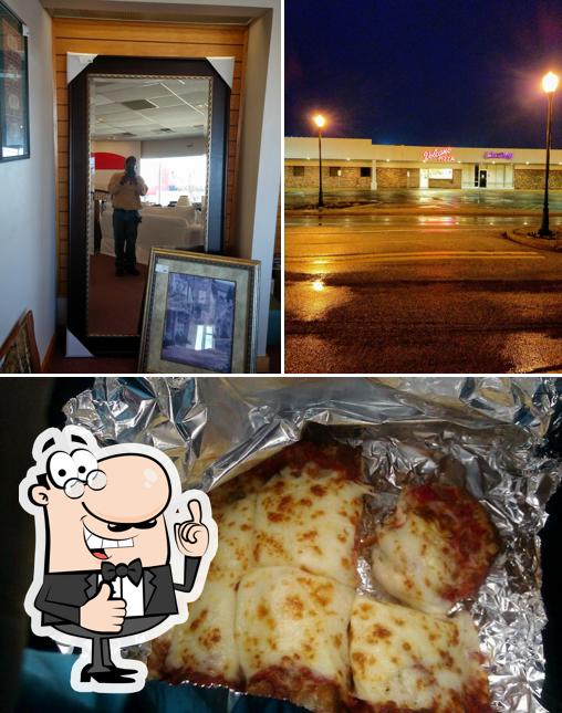 Volcano Pizza / Easy Shopping Place, 126 Easy Shopping Pl in Elkhart ...