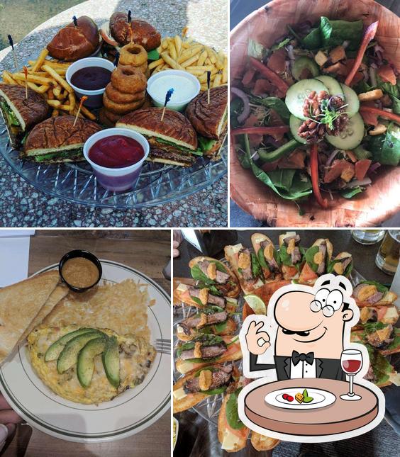 Piranha Bar & Grill in Lompoc - Restaurant reviews