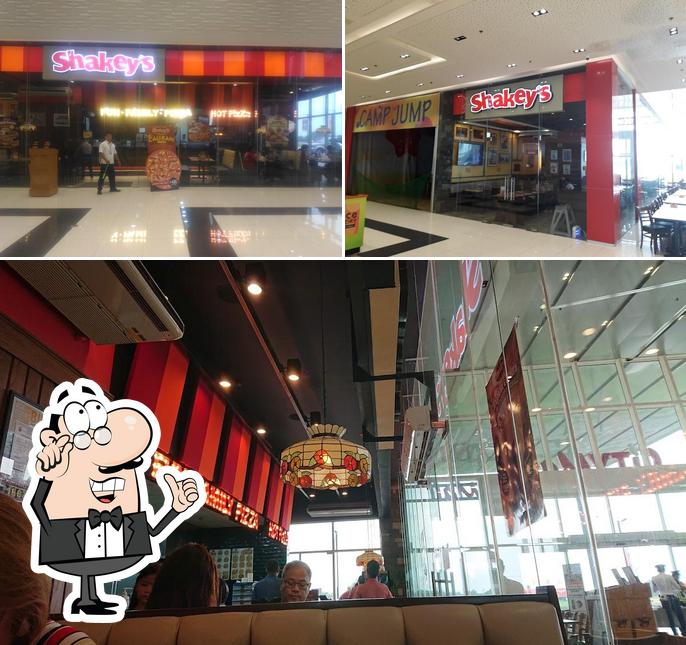 Shakeys pizzeria, Capas - Restaurant reviews
