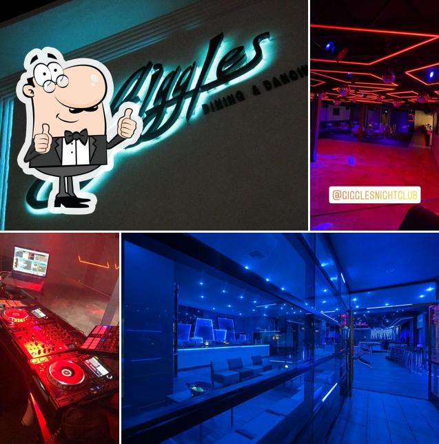 Giggles Night Club in Glendale - Restaurant menu and reviews
