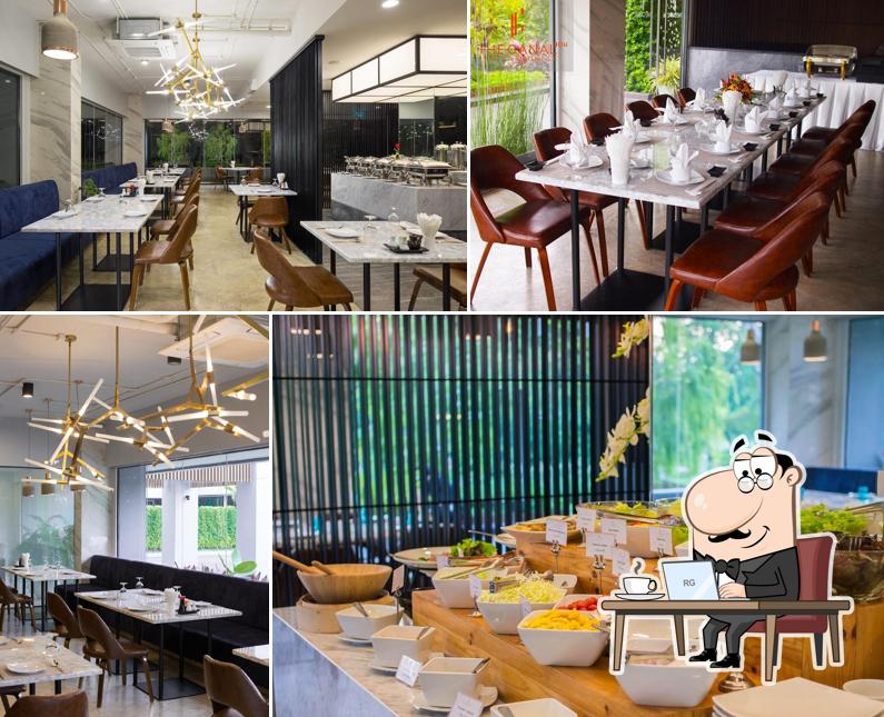 Triple 8 Cafe' & Restaurant 304 Prachinburi, Si Maha Phot - Restaurant ...