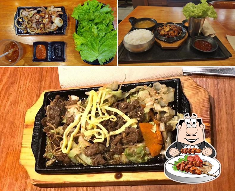 Red Table restaurant, Manila, HXQM+WCP - Restaurant menu and reviews