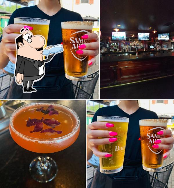 Johnny's Bar & Grille, South Hadley - Carta del restaurante y opiniones