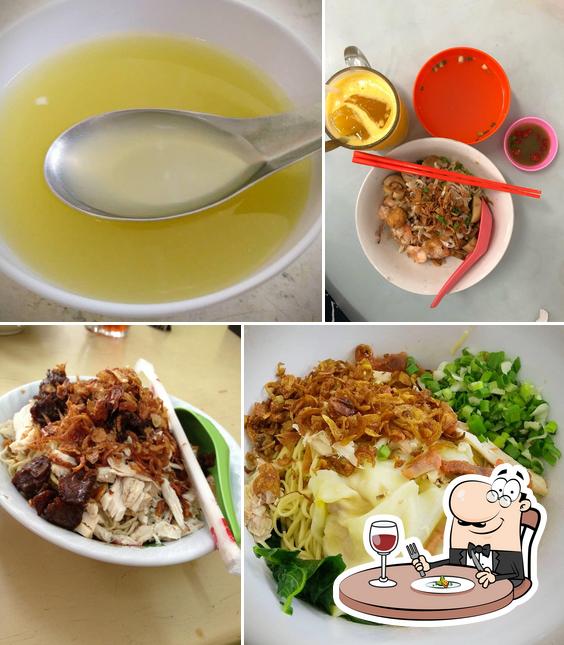 pangsit tiongsim restaurant, Medan, Jl. Selat Panjang no. 7 ...