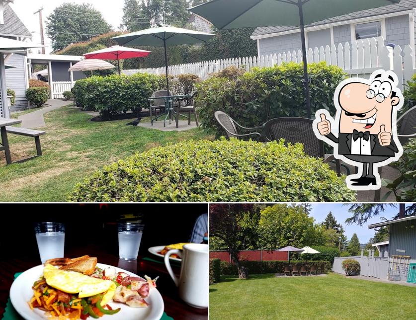 Roanoke Inn in Mercer Island - Restaurant menu and reviews