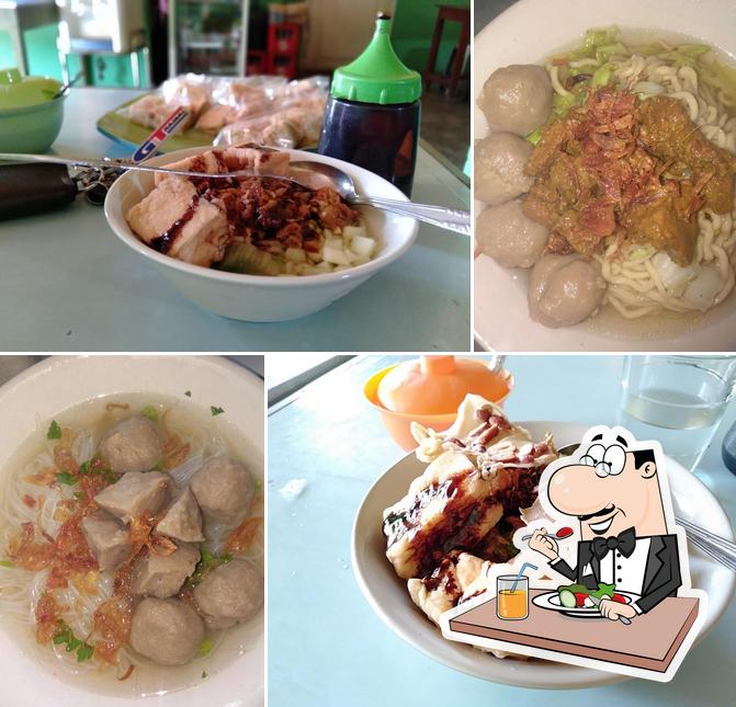 Bakso dan Mie Ayam BU'BUD cafe, Indonesia - Restaurant reviews