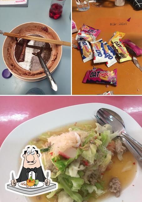 ศูนย์อาหาร QS Cafeteria, Tha Pho - Restaurant reviews