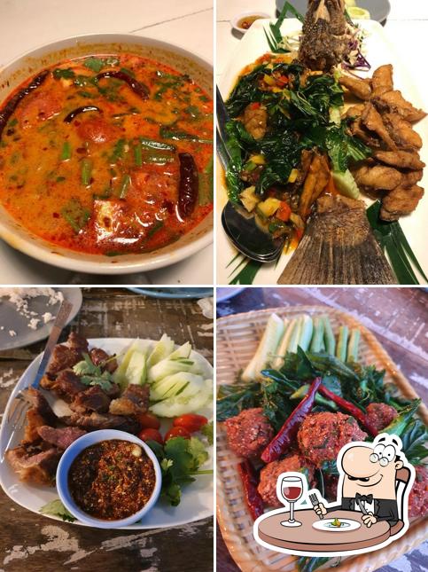 Talay Tara restaurant, Rayong, M67W+C35 - Restaurant reviews