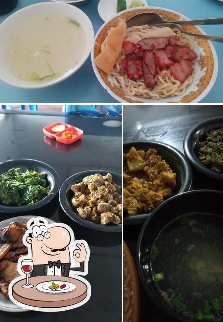 RM Khas Toraja ( TOBA ), Kendari - Restaurant menu, prices and reviews