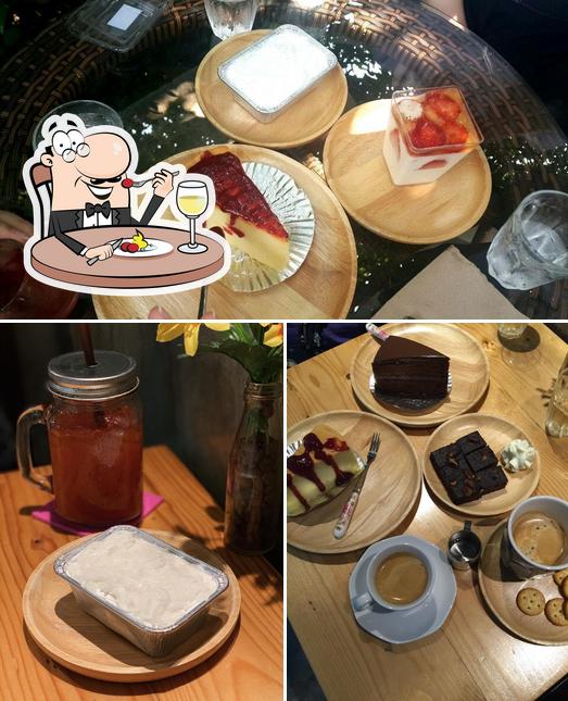 ทิตยาเค้กมะพร้าว desserts, Bangkok - Restaurant reviews