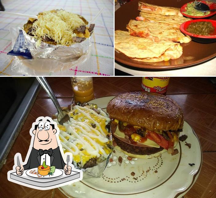 Hamburguesas el Chucho restaurant, Torreón, Priv. Independencia 2390