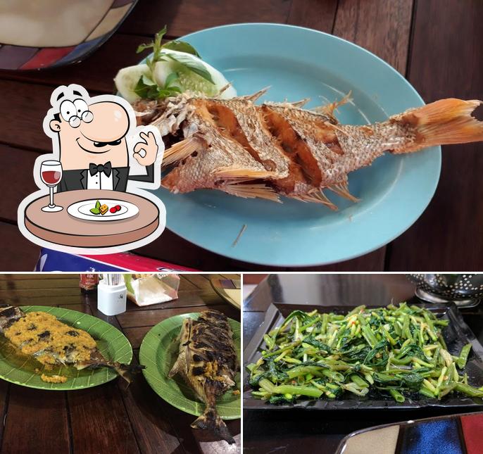 Raja Ikan Bakar restaurant, Timika Jaya, GR8X+W44 - Restaurant reviews