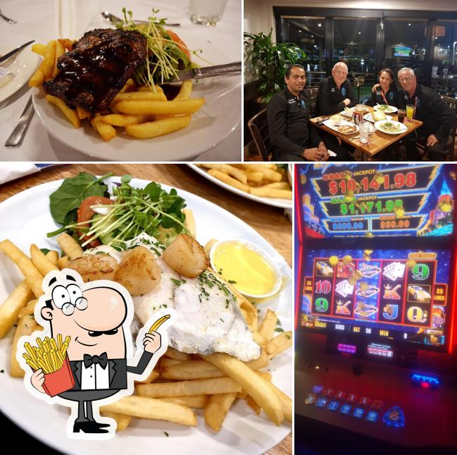 Emerald Lakes Golf Club in Carrara - Restaurant menu and reviews