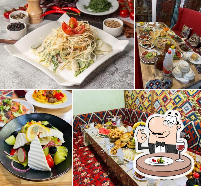 Karavan Sarai restaurant, Moscow, Akademika Yangelya Street ...