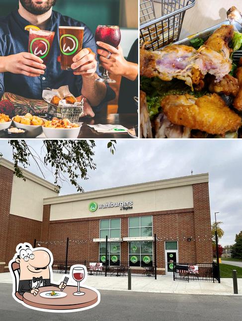 Wahlburgers @ Hy-Vee, 8900 W 135th St in Overland Park - Restaurant reviews