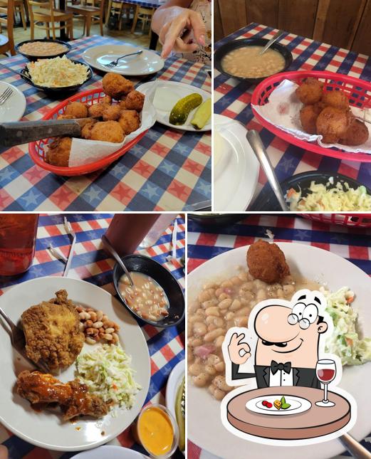 Huck Finn's Catfish, Pigeon Forge - Restaurant menu, prices and reviews