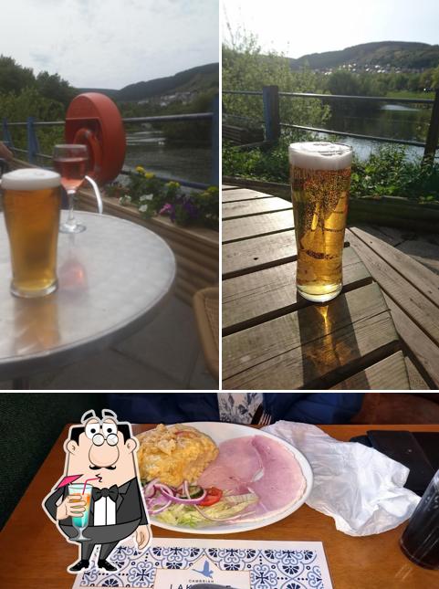 Cambrian Lakeside Cafe Bar, Tonypandy - Restaurant menu, prices and reviews