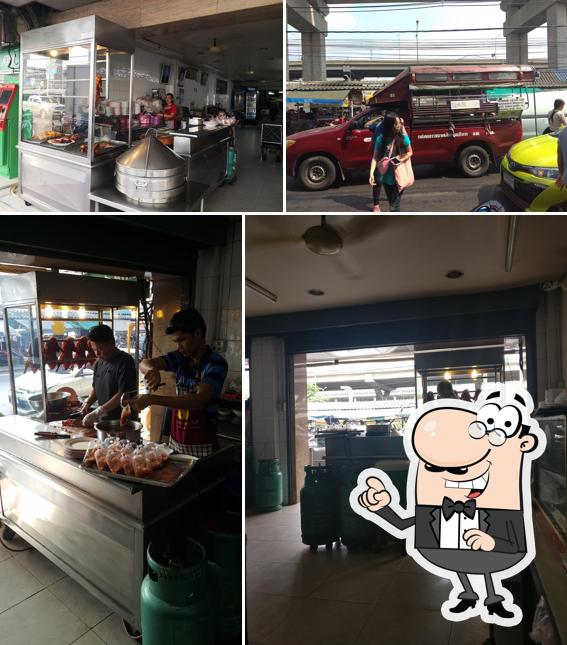 Crispy pork, Bangkok - Restaurant menu, prices and reviews