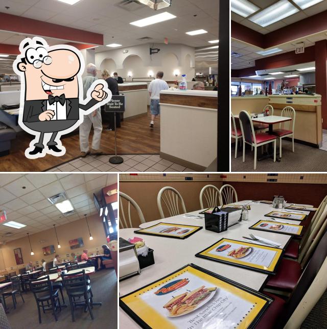 Red Squirrel, 8227 Colerain Ave in Cincinnati - Restaurant menu and reviews