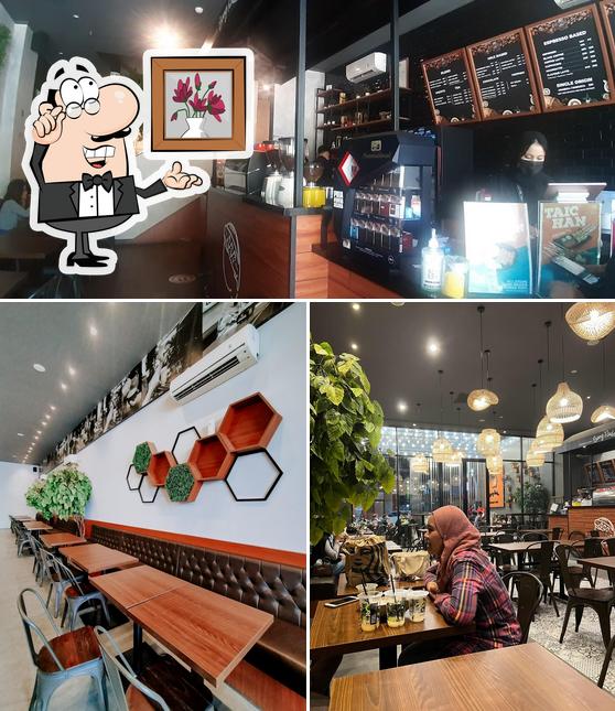 Gerobak Kopi Bang Raden Bekasi Timur, Bekasi - Restaurant menu, prices ...