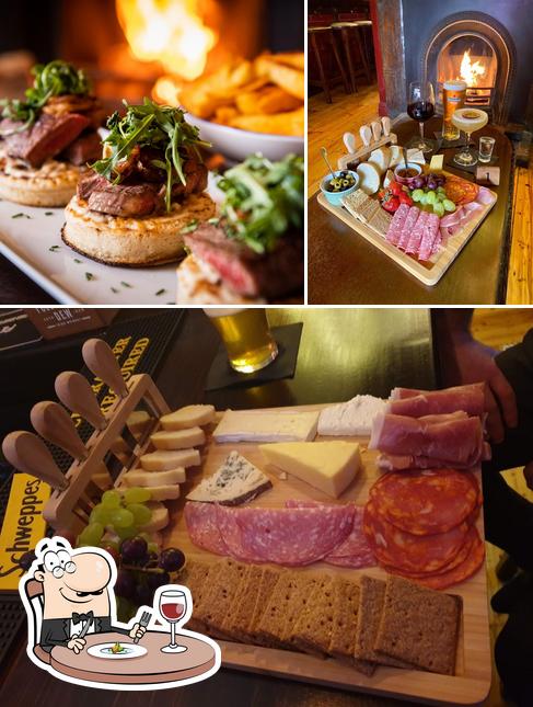 Lillie's Cocktail Bar Sligo, Sligo - Restaurant menu, prices and reviews