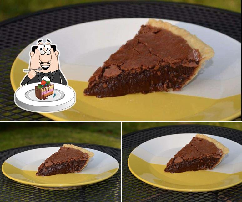 Charlotte Pie Authority, Charlotte - Restaurant menu, prices and reviews