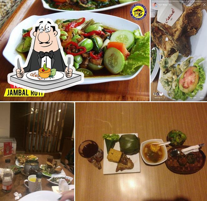 Rumah Makan Khas Sunda Cibiuk restaurant, Bandung, Soekarno-Hatta St No ...