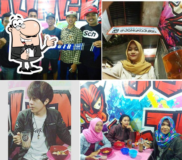 Jongko Jurig cafe, Bandung - Restaurant reviews