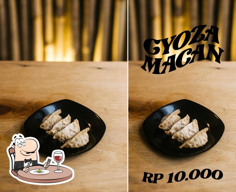Ramen Cap Macan restaurant, Garut
