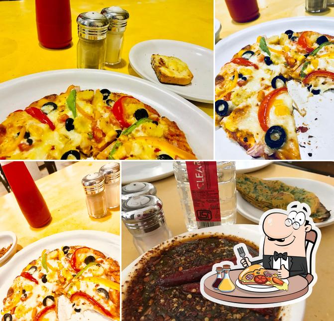 Top 5 restaurants with paneer Butter Masala in Anand, august 2025 ...