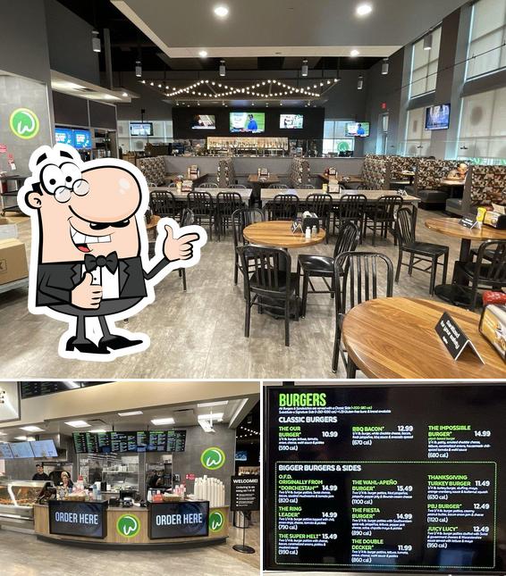 Wahlburgers @ Hy-Vee, 8900 W 135th St in Overland Park - Restaurant reviews