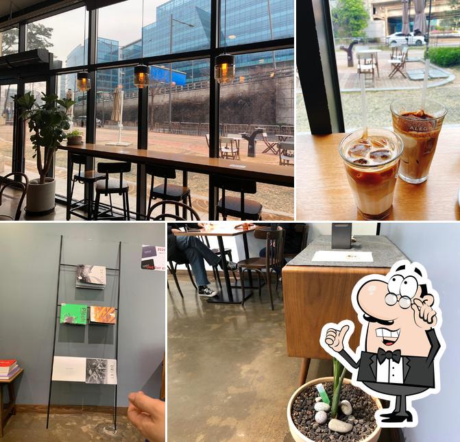 Alegria Coffee Roasters cafe, Seongnam-si, Sampyeong-dong - Restaurant ...