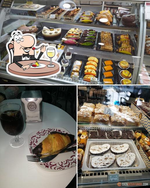 Postres Pastelería de Artesanía El Petisu, Sevilla, C. Luis Montoto ...