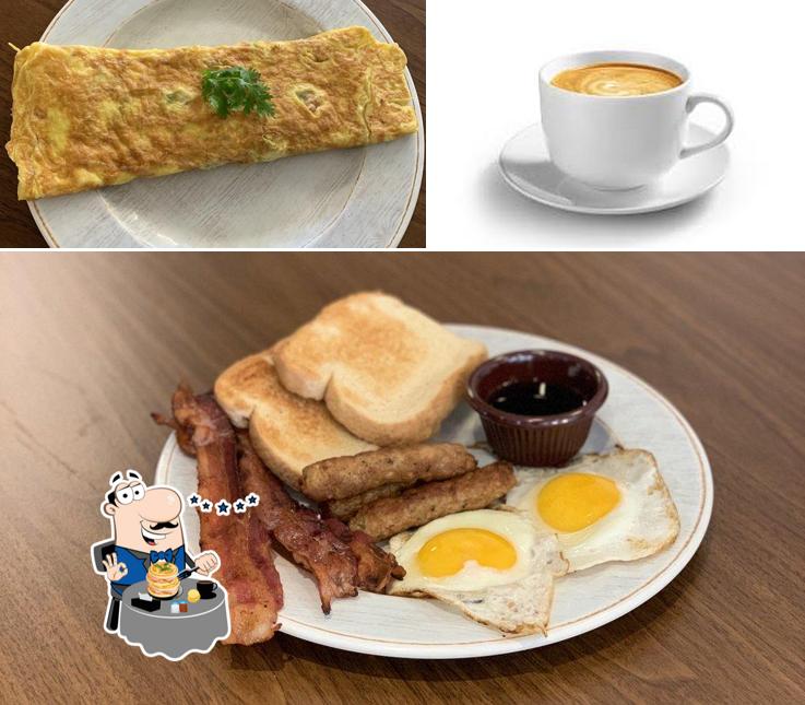 MANTIS CAFE in North Miami - Restaurant menu and reviews