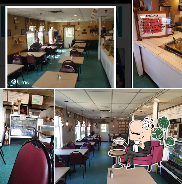 Neon Chicken in New London - Restaurant menu and reviews