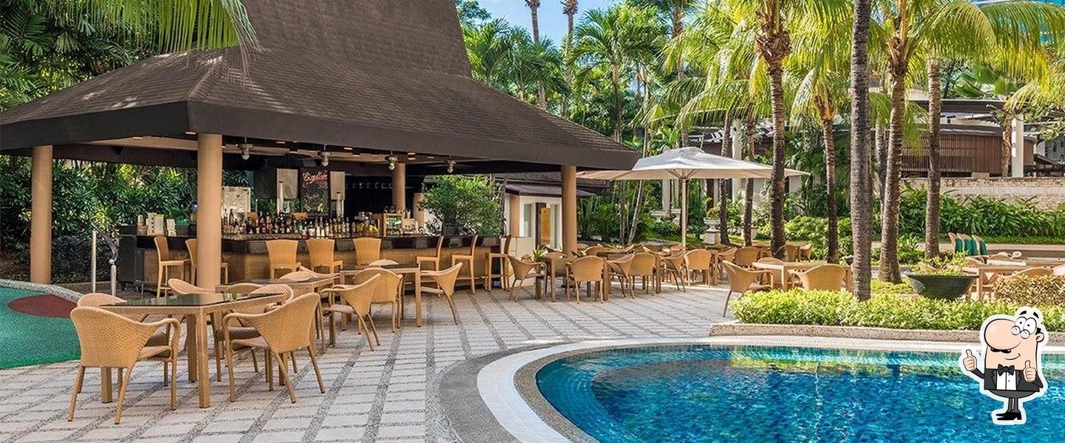 Pool Bar: Oven, Fire Pit, Grill at Edsa Shangri-La, Manila, Mandaluyong ...