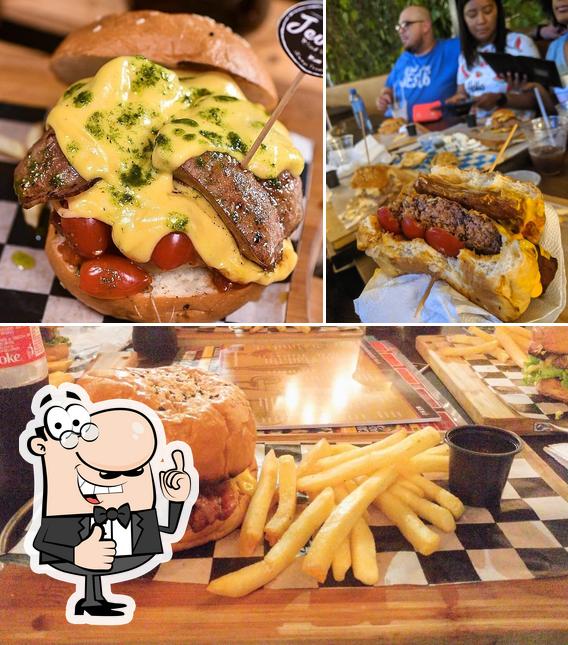 Los Jevitos Food Truck restaurant, Santo Domingo, casi esquina ...