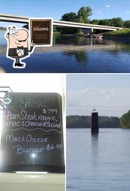 Lazy Dave's Bar and Grill in Bonaparte - Restaurant reviews