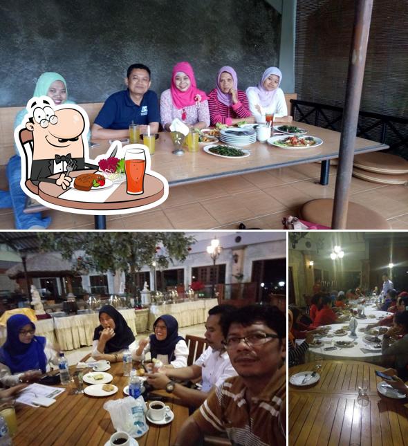 Kebon Rojo Restaurant, East Ungaran - Opiniones del restaurante