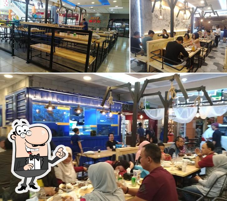 Daun Lada Plaza Araya Malang restaurant, Malang - Restaurant menu and ...