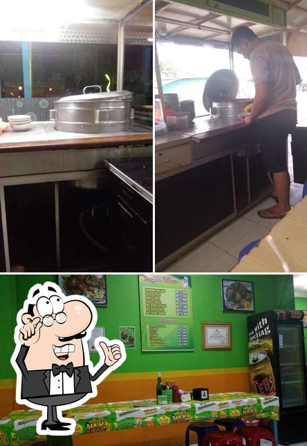 Warung Bakso Malang Spesial & Mie Ayam Arema restaurant, Merauke ...