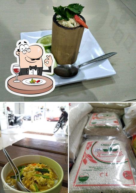 Restaurante Nasi Bakar Nyonya Besar, Purwokerto, H6CR+C74 - Opiniones ...