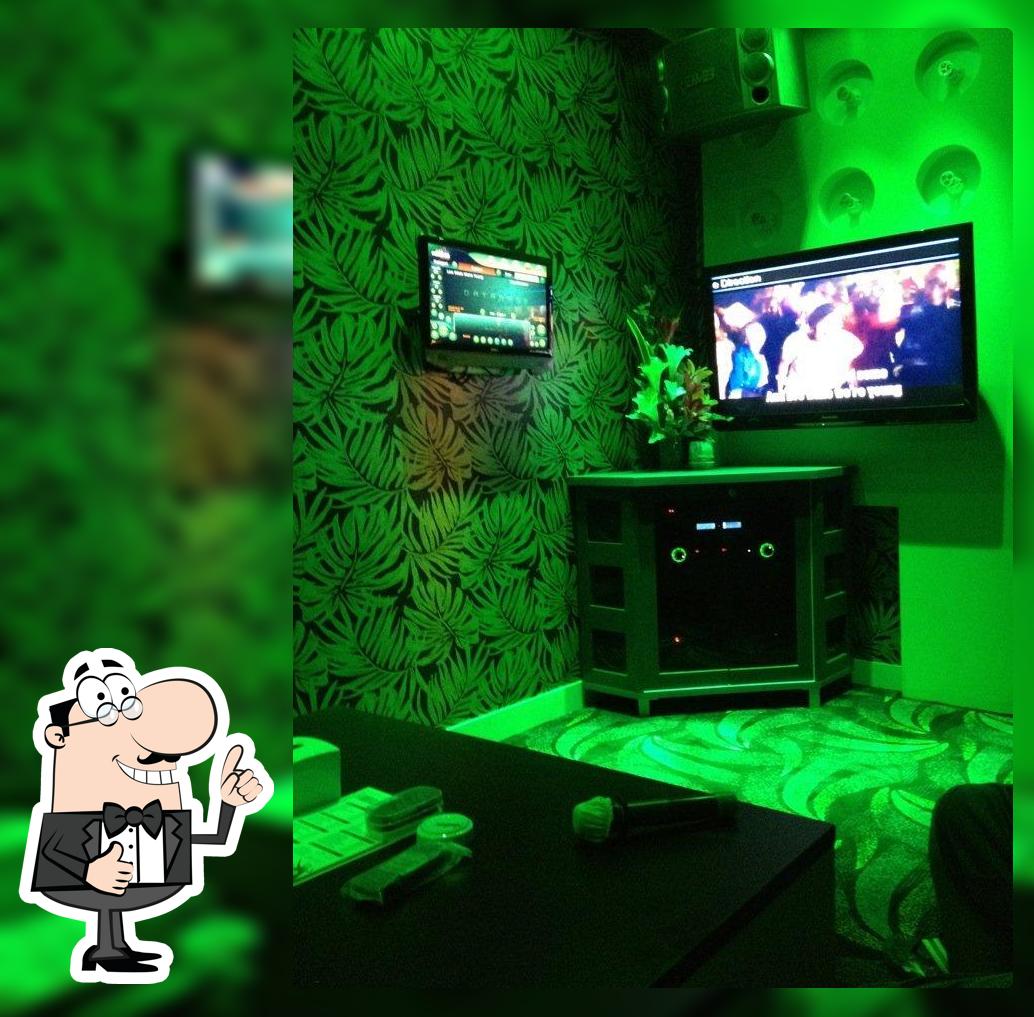 Maxbox Family Karaoke pub & bar, Tanjung Balai Karimun - Restaurant reviews