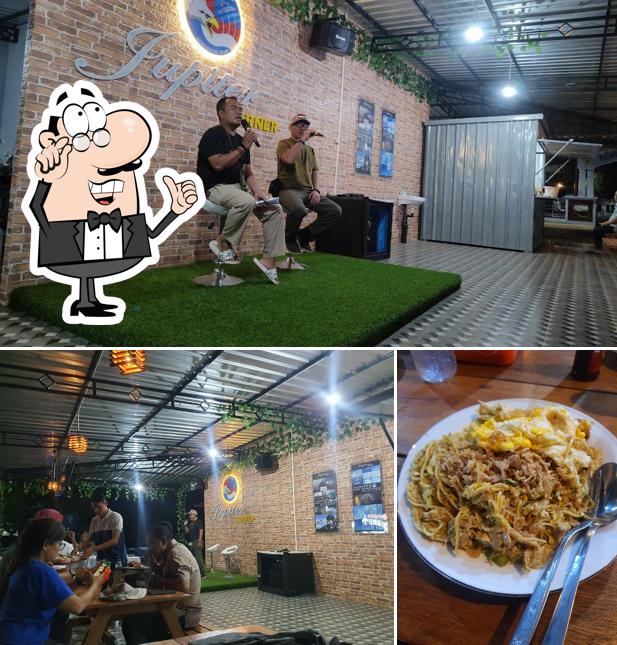 Jupiter Corner cafe, Merauke - Restaurant reviews