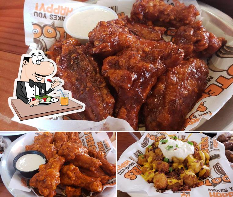 Hooters, 2610 S Parker Rd in Aurora - Restaurant menu and reviews